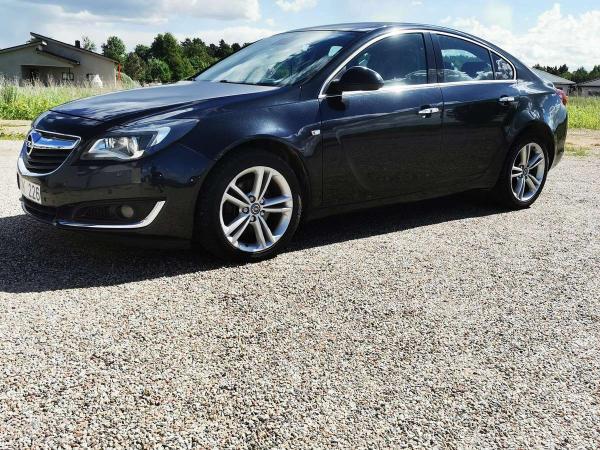 Black Opel Insignia 2015 in Vilnius, with an engine capacity of 1.96 L and mileage of 280 thousand km for 4950 €, photo 2 on AUTOMOTO.COM.LV