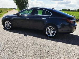 Black Opel Insignia 2015 in Vilnius, with an engine capacity of 1.96 L and mileage of 280 thousand km for 4950 €, photo 5 on AUTOMOTO.COM.LV