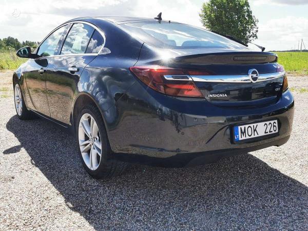 Black Opel Insignia 2015 in Vilnius, with an engine capacity of 1.96 L and mileage of 280 thousand km for 4950 €, photo 5 on AUTOMOTO.COM.LV