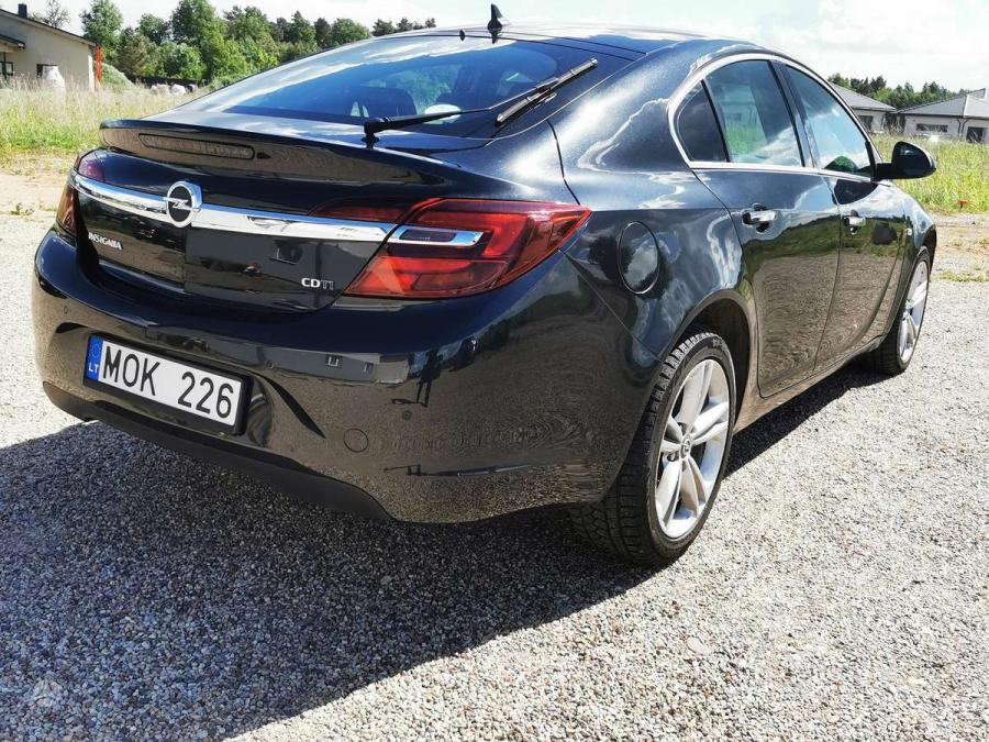 Black Opel Insignia 2015 in Vilnius, with an engine capacity of 1.96 L and mileage of 280 thousand km for 4950 €, photo 7 on AUTOMOTO.COM.LV