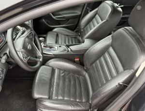 Black Opel Insignia 2015 in Vilnius, with an engine capacity of 1.96 L and mileage of 280 thousand km for 4950 €, photo 9 on AUTOMOTO.COM.LV