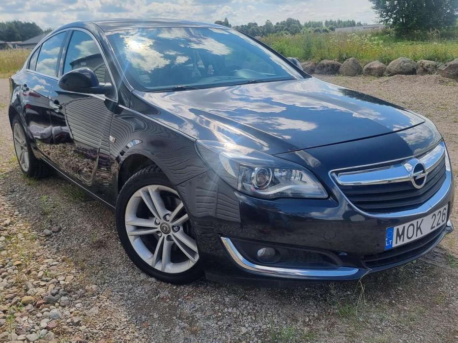 Black Opel Insignia 2015 in Vilnius, with an engine capacity of 2.00 L and mileage of 290 thousand km for 4650 €, photo 1 on AUTOMOTO.COM.LV