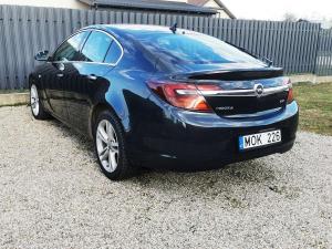 Black Opel Insignia 2015 in Vilnius, with an engine capacity of 2.00 L and mileage of 290 thousand km for 4650 €, photo 6 on AUTOMOTO.COM.LV