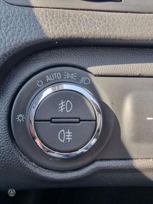 Black Opel Insignia 2015 in Vilnius, with an engine capacity of 2.00 L and mileage of 290 thousand km for 4650 €, photo 11 on AUTOMOTO.COM.LV