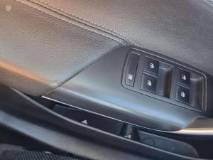 Black Opel Insignia 2015 in Vilnius, with an engine capacity of 2.00 L and mileage of 290 thousand km for 4650 €, photo 12 on AUTOMOTO.COM.LV
