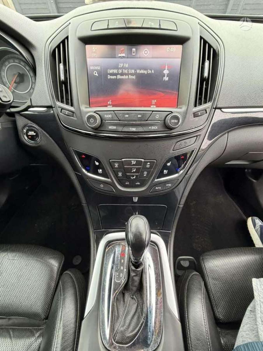 Black Opel Insignia 2015 in Vilnius, with an engine capacity of 2.00 L and mileage of 290 thousand km for 4650 €, photo 17 on AUTOMOTO.COM.LV