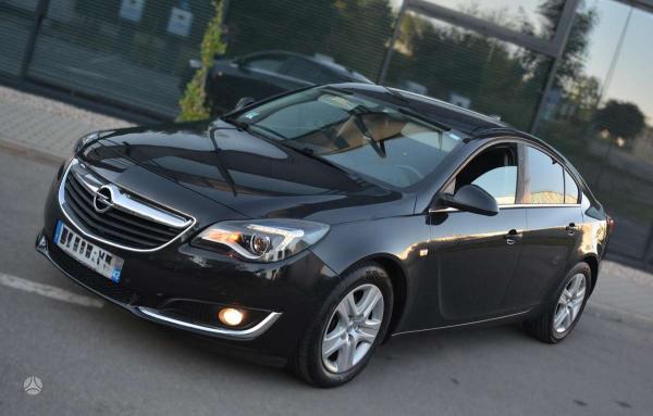 Black Opel Insignia 2016 in Klaipeda, with an engine capacity of 1.60 L and mileage of 180 thousand km for 5350 €, photo 3 on AUTOMOTO.COM.LV