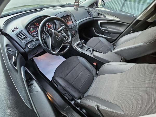 Black Opel Insignia 2016 in Klaipeda, with an engine capacity of 1.60 L and mileage of 180 thousand km for 5350 €, photo 8 on AUTOMOTO.COM.LV