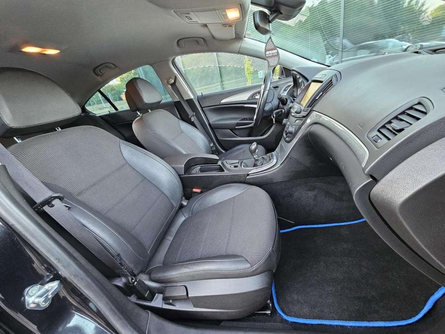 Black Opel Insignia 2016 in Klaipeda, with an engine capacity of 1.60 L and mileage of 180 thousand km for 5350 €, photo 11 on AUTOMOTO.COM.LV