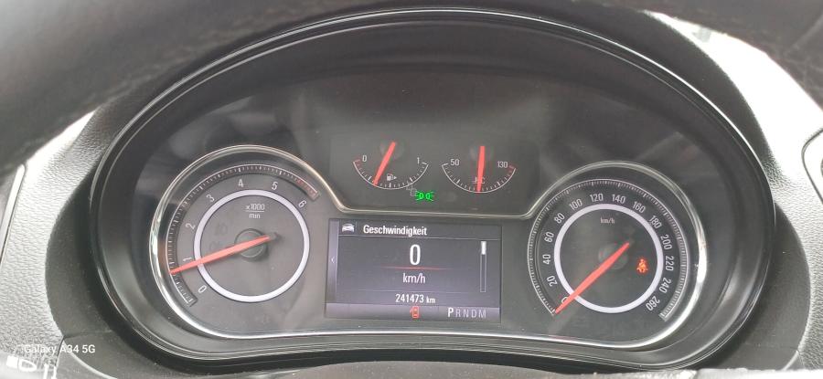 Black Opel Insignia 2016 in Marijampole, with an engine capacity of 1.60 L and mileage of 241 thousand km for 5950 €, photo 12 on AUTOMOTO.COM.LV
