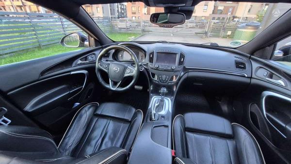Black Opel Insignia 2016 in Vilnius, with an engine capacity of 1.96 L and mileage of 230 thousand km for 4800 €, photo 8 on AUTOMOTO.COM.LV