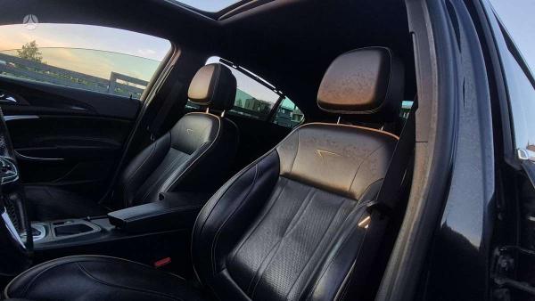 Black Opel Insignia 2016 in Vilnius, with an engine capacity of 1.96 L and mileage of 230 thousand km for 4800 €, photo 9 on AUTOMOTO.COM.LV