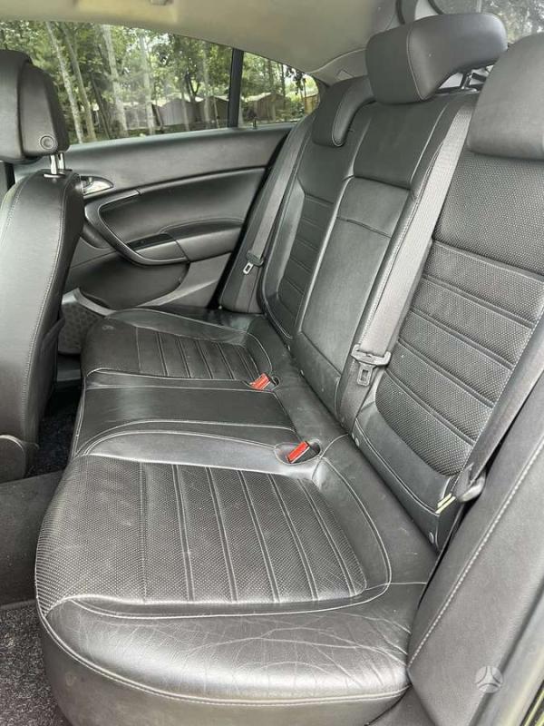 Black Opel Insignia 2016 in Kaunas, with an engine capacity of 1.60 L and mileage of 250 thousand km for 4600 €, photo 7 on AUTOMOTO.COM.LV