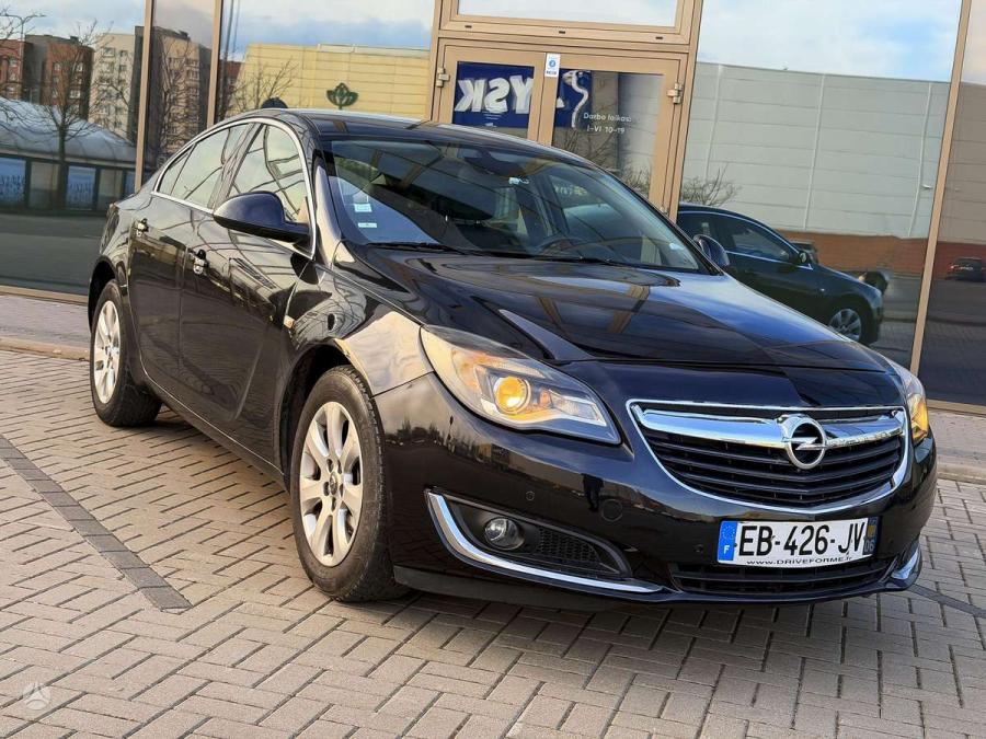 Black Opel Insignia 2016 in Klaipeda, with an engine capacity of 1.60 L and mileage of 250 thousand km for 2100 €, photo 3 on AUTOMOTO.COM.LV