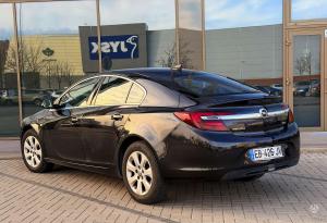 Black Opel Insignia 2016 in Klaipeda, with an engine capacity of 1.60 L and mileage of 250 thousand km for 2100 €, photo 4 on AUTOMOTO.COM.LV