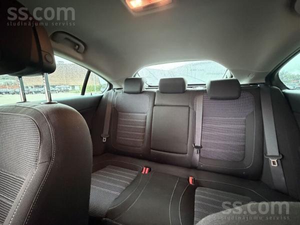 Black Opel Insignia 2016 in Valmiera, with an engine capacity of 1.60 L and mileage of 166 thousand km for 6900 €, photo 7 on AUTOMOTO.COM.LV