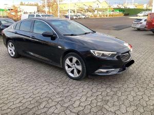 Black Opel Insignia 2017 in Kaunas, with an engine capacity of 1.60 L and mileage of 239 thousand km for 9950 €, photo  on AUTOMOTO.COM.LV