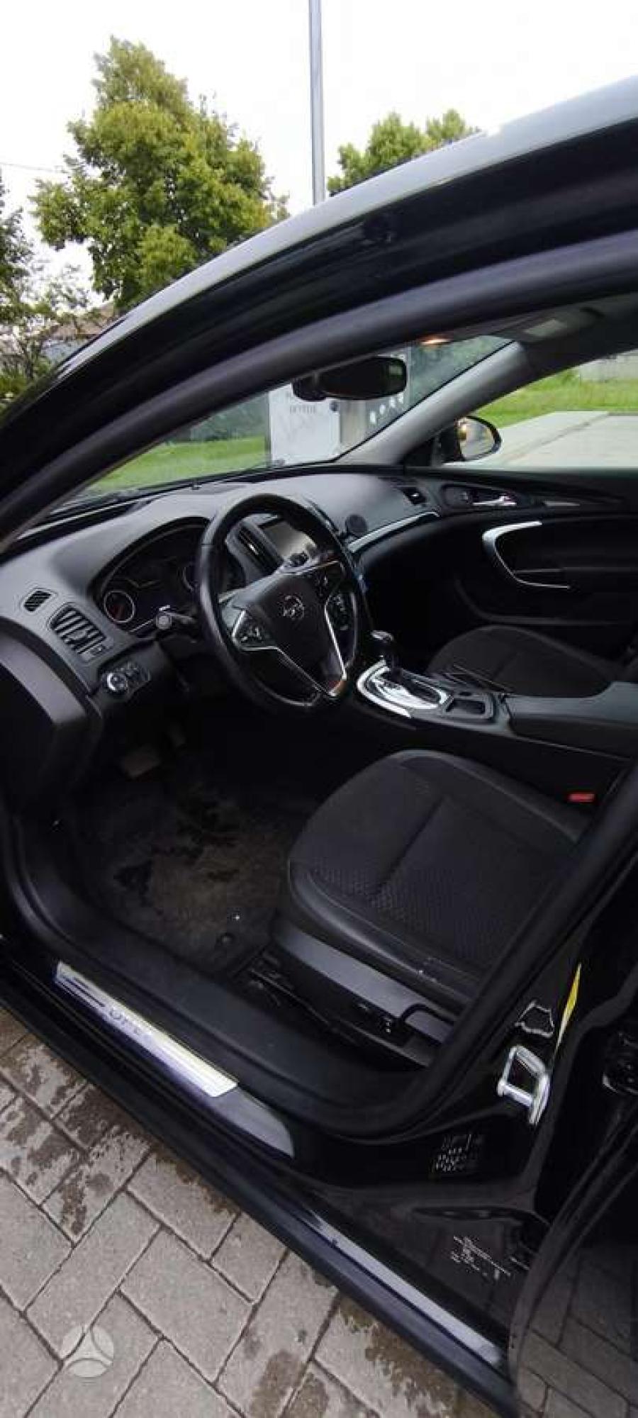 Black Opel Insignia 2017 in Telschi, with an engine capacity of 1.60 L and mileage of 274 thousand km for 6100 €, photo 5 on AUTOMOTO.COM.LV