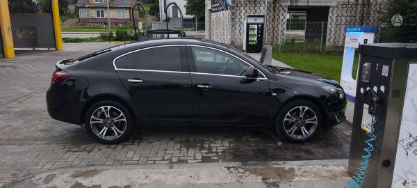 Black Opel Insignia 2017 in Telschi, with an engine capacity of 1.60 L and mileage of 274 thousand km for 6100 €, photo 5 on AUTOMOTO.COM.LV