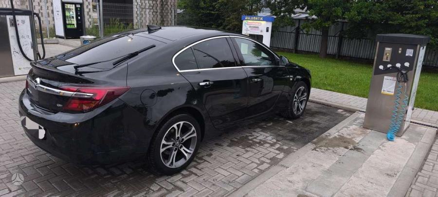 Black Opel Insignia 2017 in Telschi, with an engine capacity of 1.60 L and mileage of 274 thousand km for 6100 €, photo 7 on AUTOMOTO.COM.LV