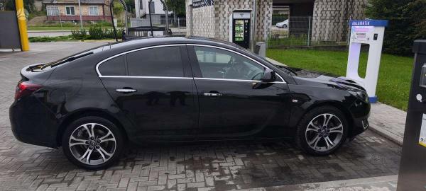 Black Opel Insignia 2017 in Telschi, with an engine capacity of 1.60 L and mileage of 274 thousand km for 6100 €, photo 8 on AUTOMOTO.COM.LV