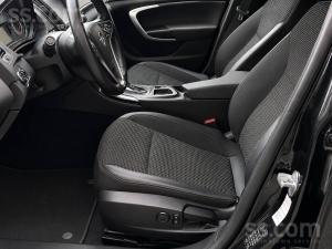 Black Opel Insignia 2017 in Riga, with an engine capacity of 1.60 L and mileage of 291 thousand km for 4900 €, photo 6 on AUTOMOTO.COM.LV