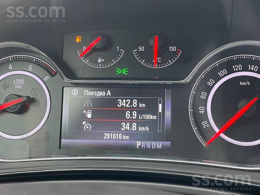 Black Opel Insignia 2017 in Riga, with an engine capacity of 1.60 L and mileage of 291 thousand km for 4900 €, photo 11 on AUTOMOTO.COM.LV