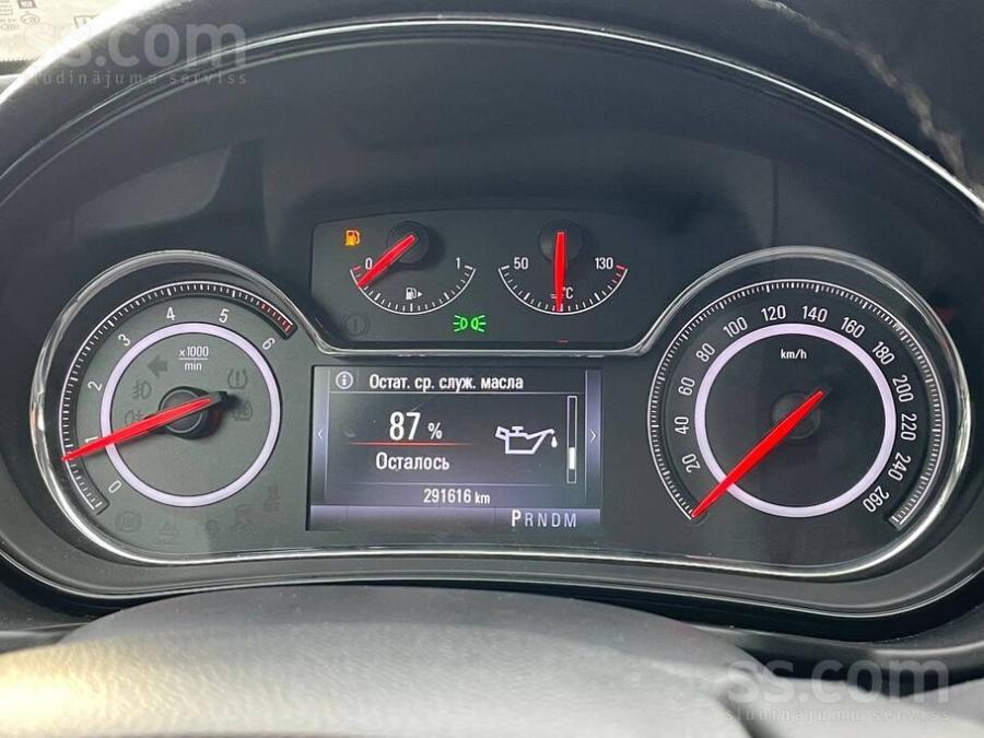 Black Opel Insignia 2017 in Riga, with an engine capacity of 1.60 L and mileage of 291 thousand km for 4900 €, photo 13 on AUTOMOTO.COM.LV