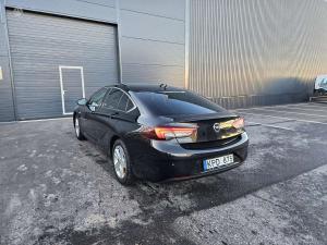 Black Opel Insignia 2018 in Kaunas, with an engine capacity of 1.49 L and mileage of 114 thousand km for 4400 €, photo 6 on AUTOMOTO.COM.LV