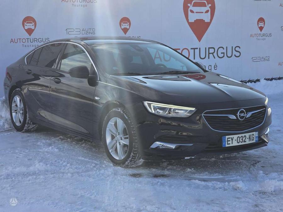 Black Opel Insignia 2018 in Taurage, with an engine capacity of 1.60 L and mileage of 182 thousand km for 8900 €, photo 6 on AUTOMOTO.COM.LV