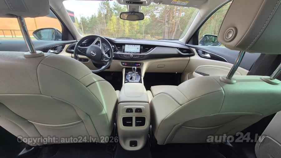 Black Opel Insignia 2018 in Tallinn, with an engine capacity of 1.50 L and mileage of 154 thousand km for 11500 €, photo 10 on AUTOMOTO.COM.LV