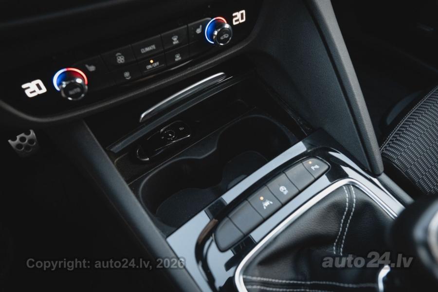 Melns Opel Insignia 2018 Tartu, ar dzinēja tilpumu 2.00 L un nobraukumu 172 tūkst. km par 12700 €, foto 22 vietnē AUTOMOTO.COM.LV
