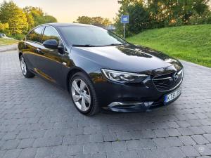 Black Opel Insignia 2018 in Silute, with an engine capacity of 1.60 L and mileage of 173 thousand km for 11500 €, photo 4 on AUTOMOTO.COM.LV