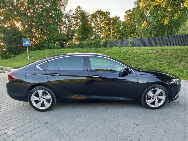 Black Opel Insignia 2018 in Silute, with an engine capacity of 1.60 L and mileage of 173 thousand km for 11500 €, photo 4 on AUTOMOTO.COM.LV