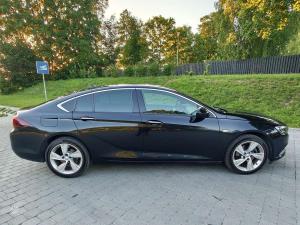 Black Opel Insignia 2018 in Silute, with an engine capacity of 1.60 L and mileage of 173 thousand km for 11500 €, photo 5 on AUTOMOTO.COM.LV