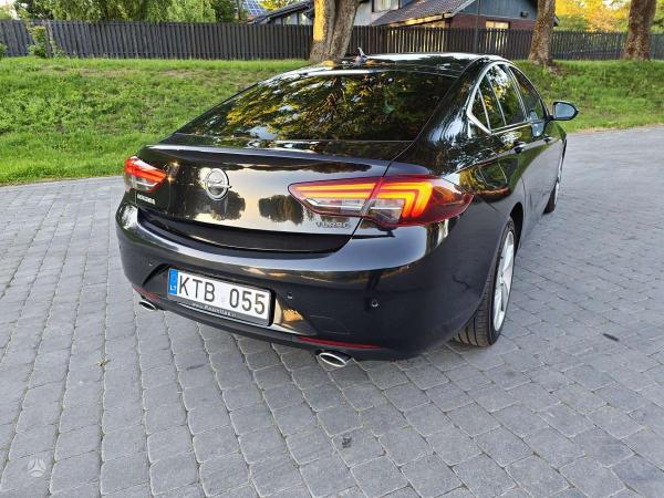 Black Opel Insignia 2018 in Silute, with an engine capacity of 1.60 L and mileage of 173 thousand km for 11500 €, photo 5 on AUTOMOTO.COM.LV
