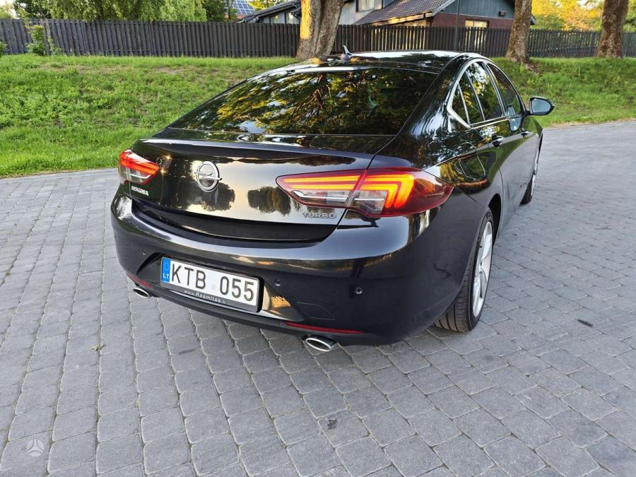 Black Opel Insignia 2018 in Silute, with an engine capacity of 1.60 L and mileage of 173 thousand km for 11500 €, photo 6 on AUTOMOTO.COM.LV