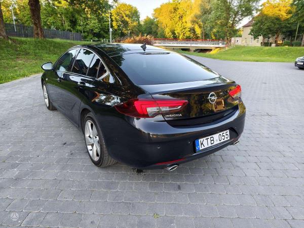 Black Opel Insignia 2018 in Silute, with an engine capacity of 1.60 L and mileage of 173 thousand km for 11500 €, photo 7 on AUTOMOTO.COM.LV