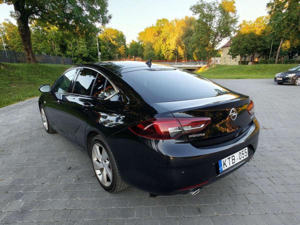 Black Opel Insignia 2018 in Silute, with an engine capacity of 1.60 L and mileage of 173 thousand km for 11500 €, photo 8 on AUTOMOTO.COM.LV