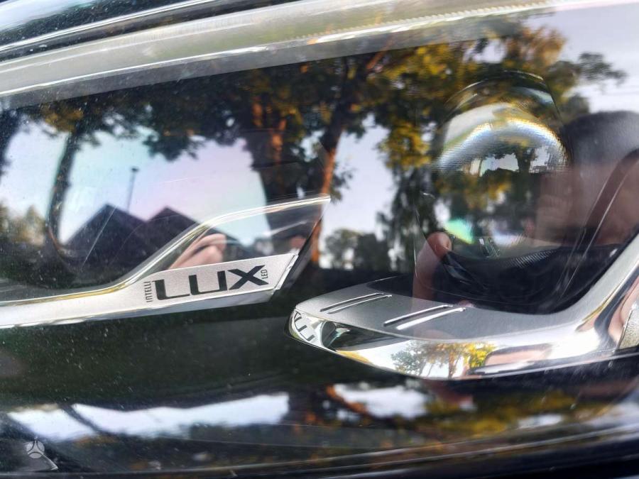 Black Opel Insignia 2018 in Silute, with an engine capacity of 1.60 L and mileage of 173 thousand km for 11500 €, photo 12 on AUTOMOTO.COM.LV