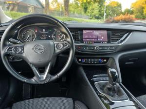 Black Opel Insignia 2018 in Silute, with an engine capacity of 1.60 L and mileage of 173 thousand km for 11500 €, photo 14 on AUTOMOTO.COM.LV