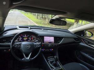 Black Opel Insignia 2018 in Silute, with an engine capacity of 1.60 L and mileage of 173 thousand km for 11500 €, photo 20 on AUTOMOTO.COM.LV