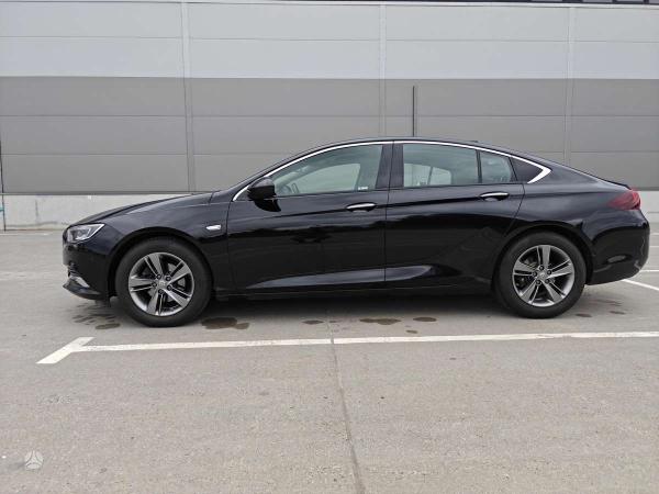Black Opel Insignia 2018 in Vilnius, with an engine capacity of 1.49 L and mileage of 184 thousand km for 11000 €, photo 4 on AUTOMOTO.COM.LV