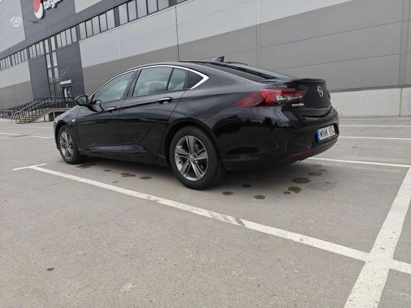 Black Opel Insignia 2018 in Vilnius, with an engine capacity of 1.49 L and mileage of 184 thousand km for 11000 €, photo 5 on AUTOMOTO.COM.LV