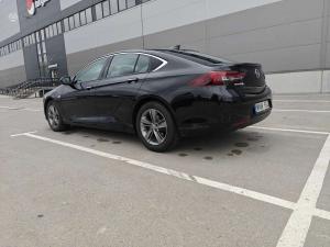 Black Opel Insignia 2018 in Vilnius, with an engine capacity of 1.49 L and mileage of 184 thousand km for 11000 €, photo 6 on AUTOMOTO.COM.LV