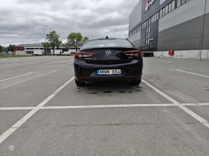 Black Opel Insignia 2018 in Vilnius, with an engine capacity of 1.49 L and mileage of 184 thousand km for 11000 €, photo 7 on AUTOMOTO.COM.LV