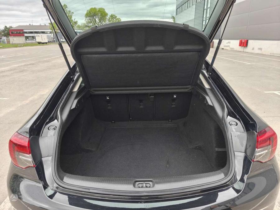 Black Opel Insignia 2018 in Vilnius, with an engine capacity of 1.49 L and mileage of 184 thousand km for 11000 €, photo 9 on AUTOMOTO.COM.LV