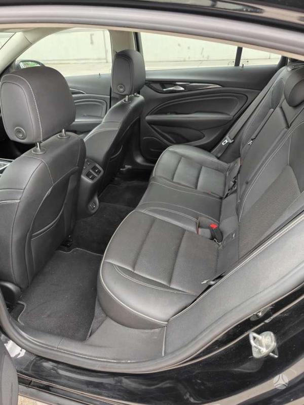 Black Opel Insignia 2018 in Vilnius, with an engine capacity of 1.49 L and mileage of 184 thousand km for 11000 €, photo 10 on AUTOMOTO.COM.LV