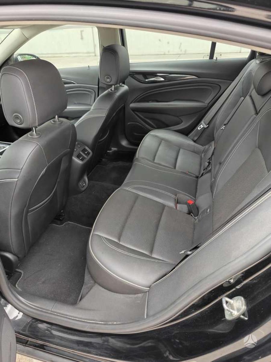 Black Opel Insignia 2018 in Vilnius, with an engine capacity of 1.49 L and mileage of 184 thousand km for 11000 €, photo 11 on AUTOMOTO.COM.LV