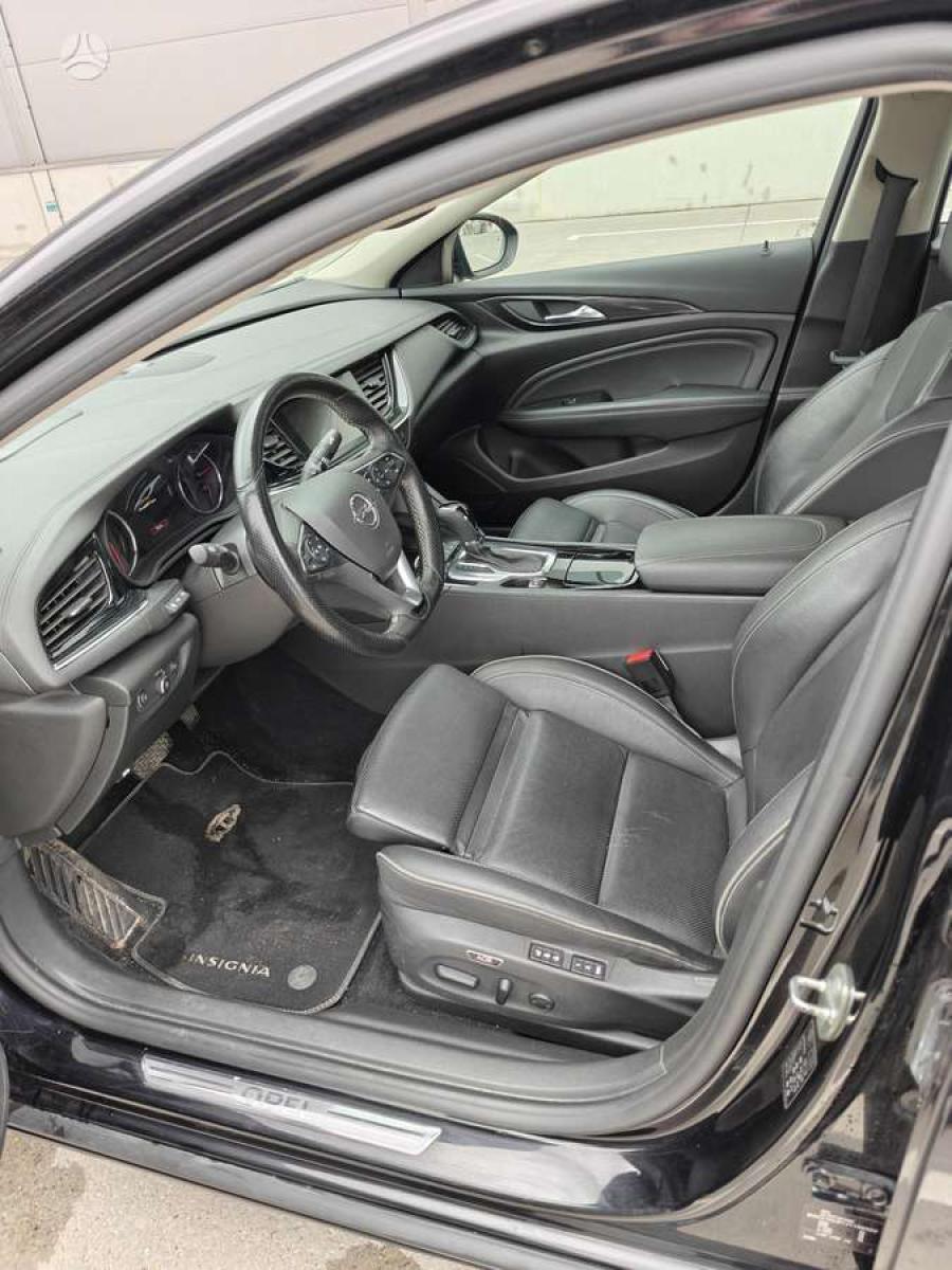 Black Opel Insignia 2018 in Vilnius, with an engine capacity of 1.49 L and mileage of 184 thousand km for 11000 €, photo 12 on AUTOMOTO.COM.LV